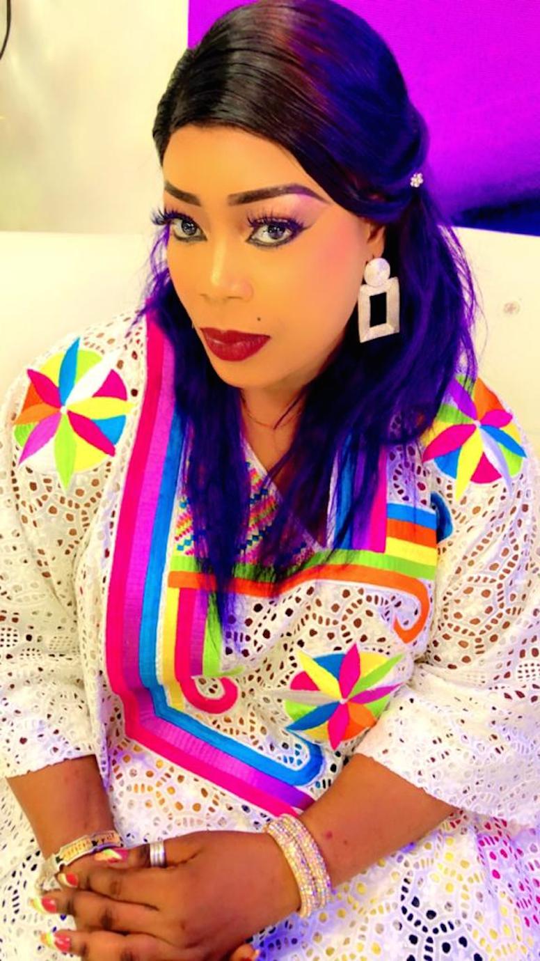 Bamby Senghor : L'animatrice de l'émission "Diomet" de Walf TV toujours ...